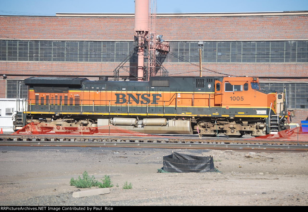 BNSF 1005